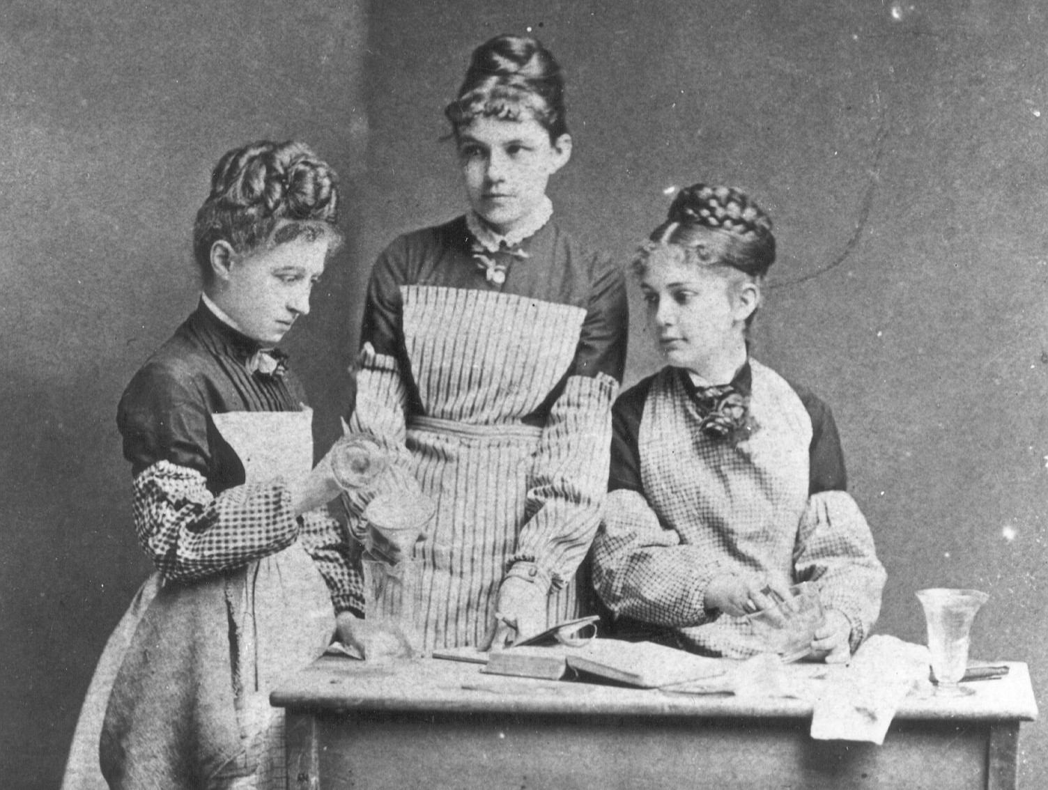 Victorian Girls Doing STEM - LSU Press