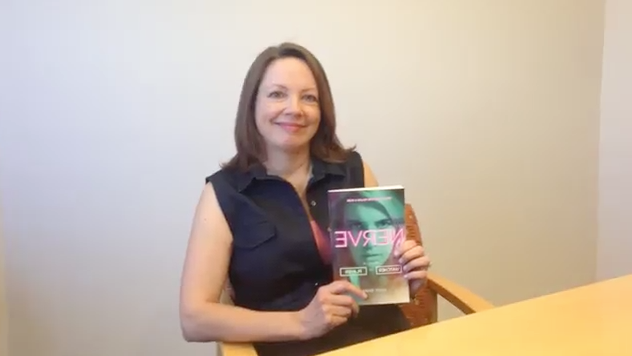 Jeanne Ryan Shares The 1 Thing She Wishes She Knew When She Was a Teen ...