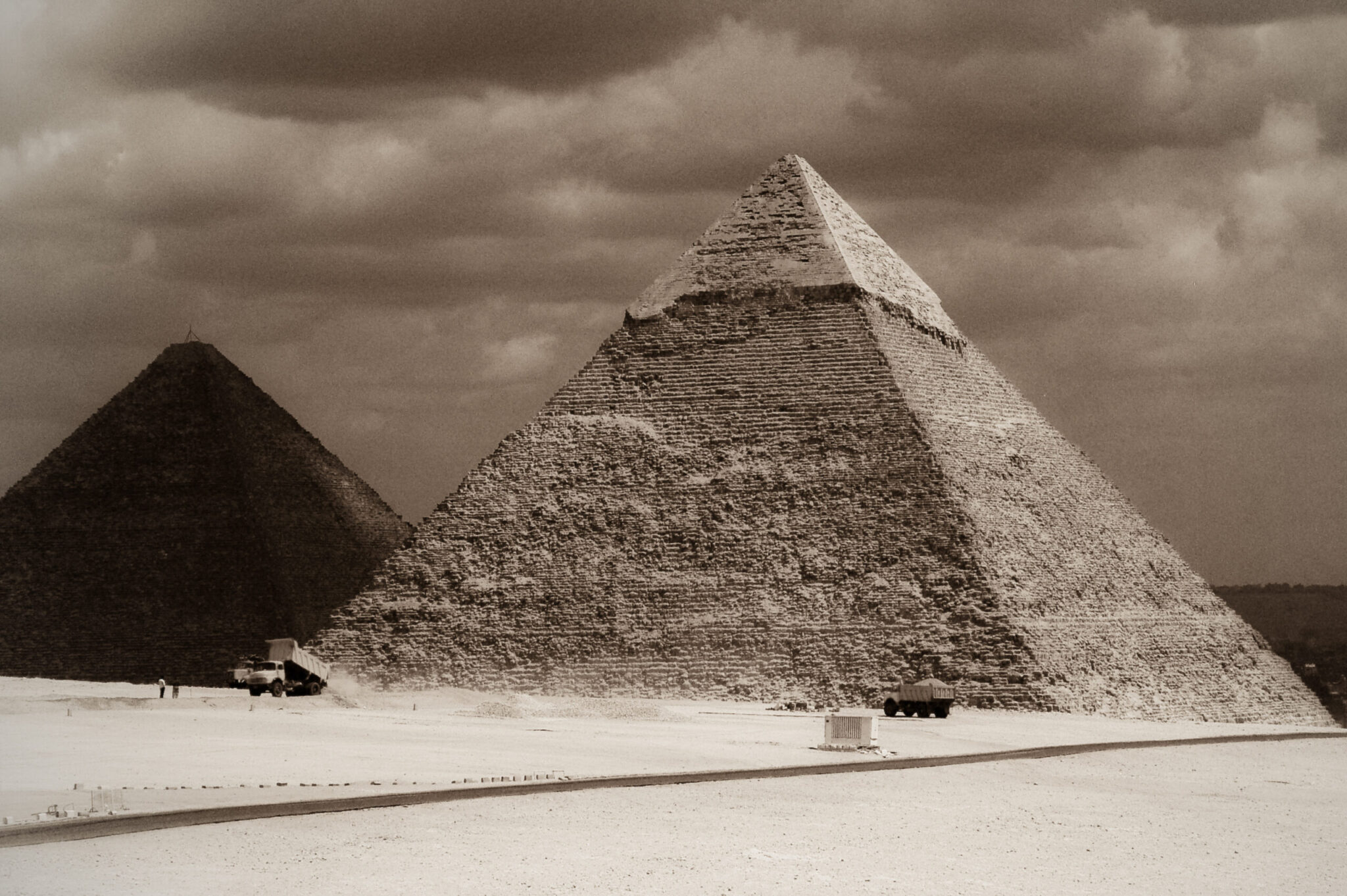 Exploring the Great Pyramid with Cosmic Rays - Yale University Press