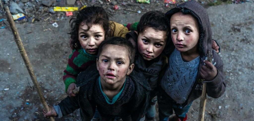 I Live in the Slums - Yale University Press